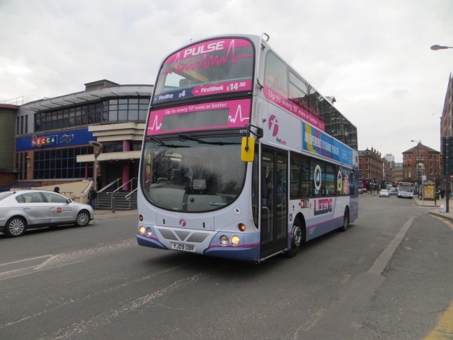 North West Bus Cam: Leeds: York Street: Outside The Bus Station