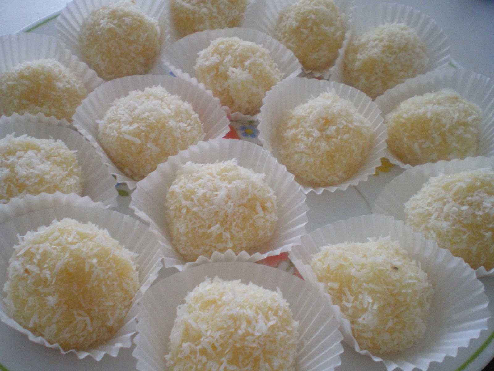 Su Delícia: Brigadeiros de coco