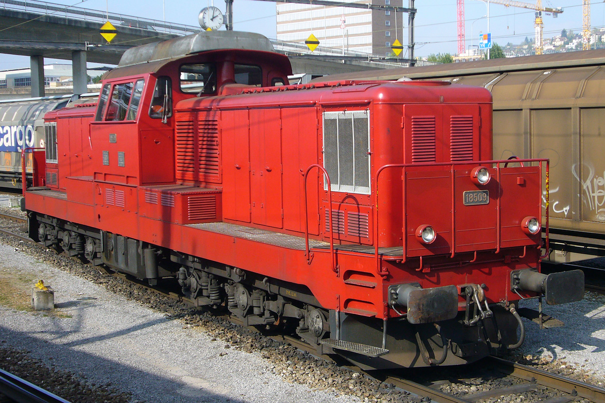 Planes and Trains - Trains: SLM / Bm 6/6 18509