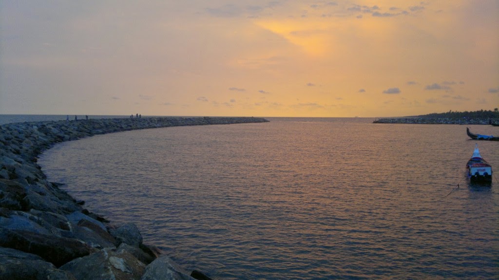 chellanam: Chellanam harbour