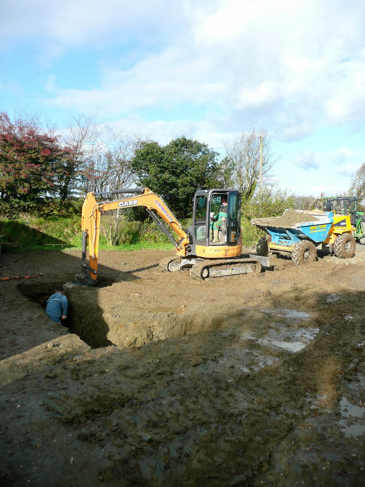 V&A's Home Build: Groundwork: Part 2 - Trenches & footings