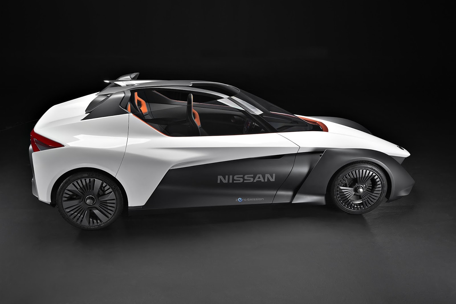 The Motoring World: Williams and Nissan collaborate to produce a weird ...