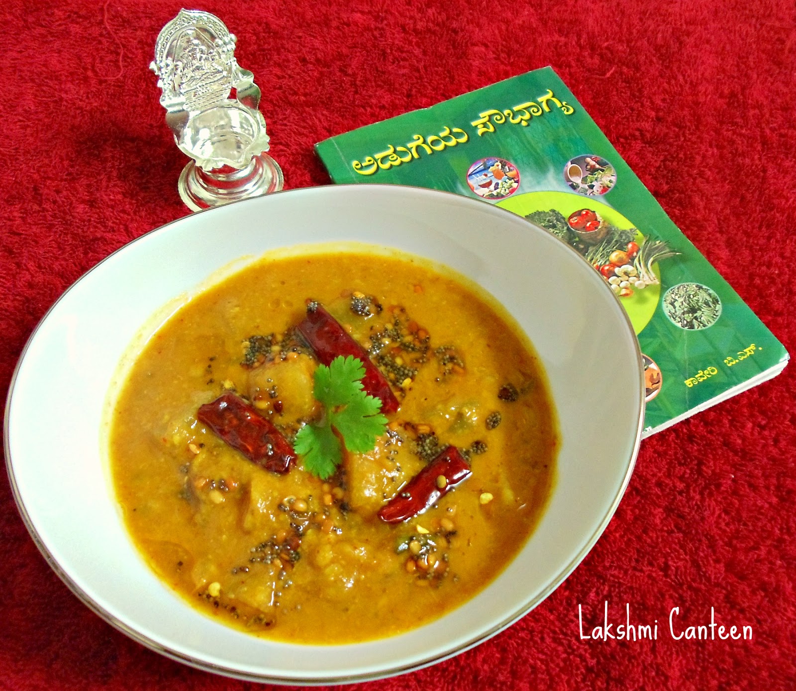 Lakshmi Canteen: Boodh Kumblakaayi Huli (Ash Gourd Curry)- Udupi Special!