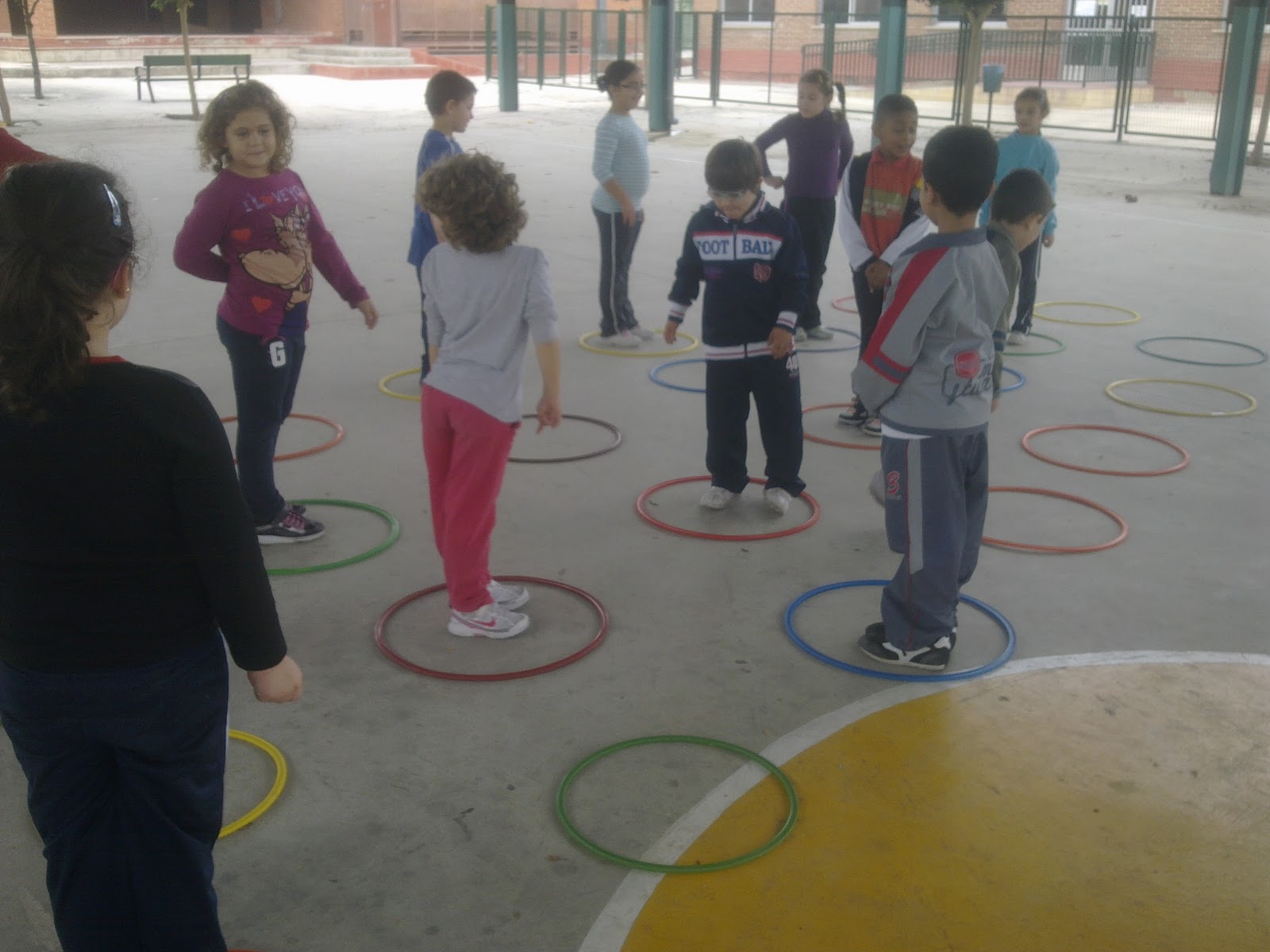 MONTE ANAOR AL DIA: JUEGOS PARA DESARROLLAR LA LATERALIDAD