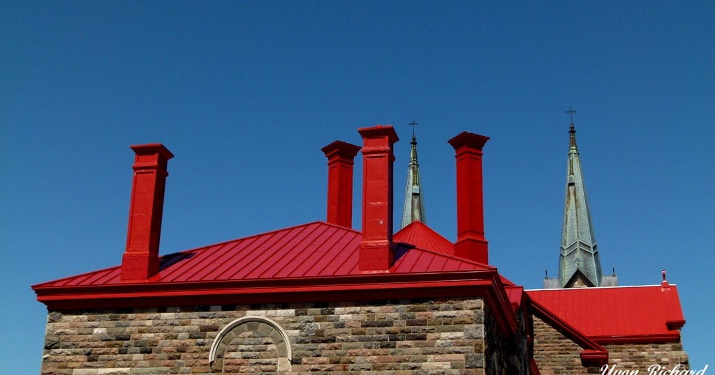 Images d'un retraité: L'église au toit rouge...
