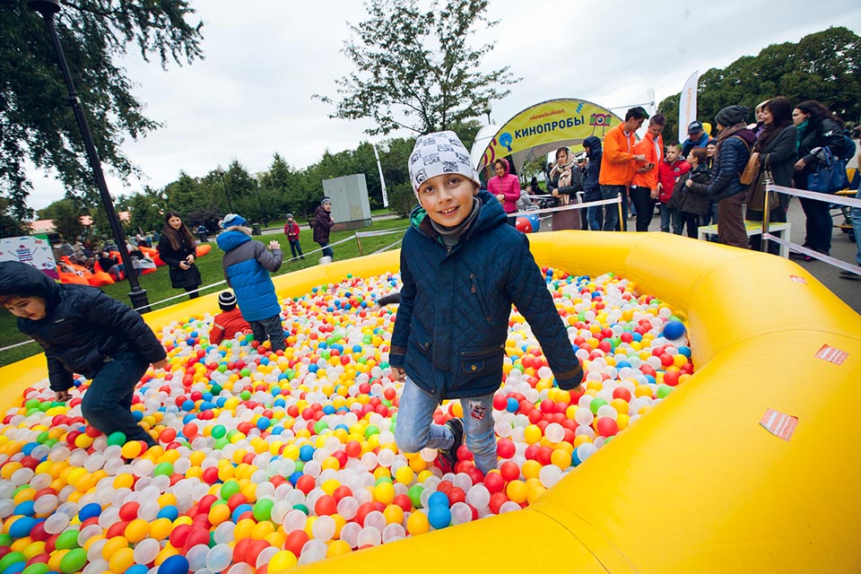 NickALive!: Nickelodeon Russia Declares "Worldwide Day of Play" 2016 A ...