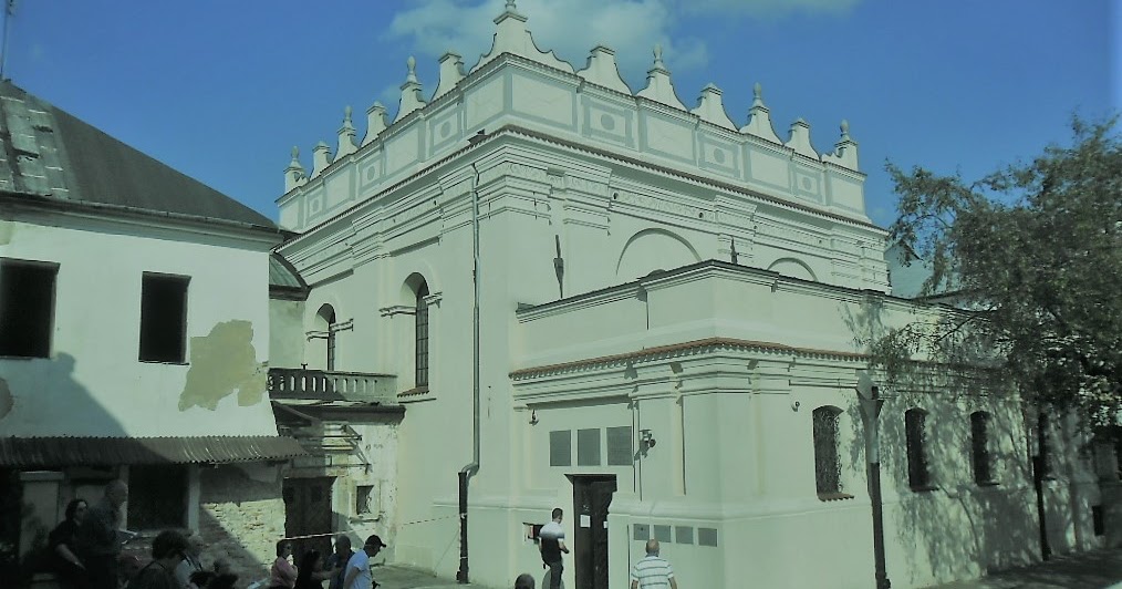 Pat Papertown 2: Zamosc: Italian Tourists