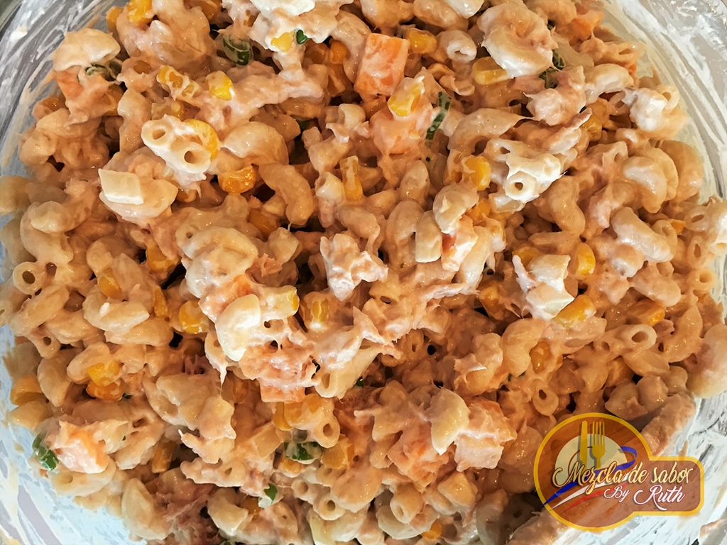 Ensalada de coditos con tuna (atún) dominicana | Mezcla De Sabor