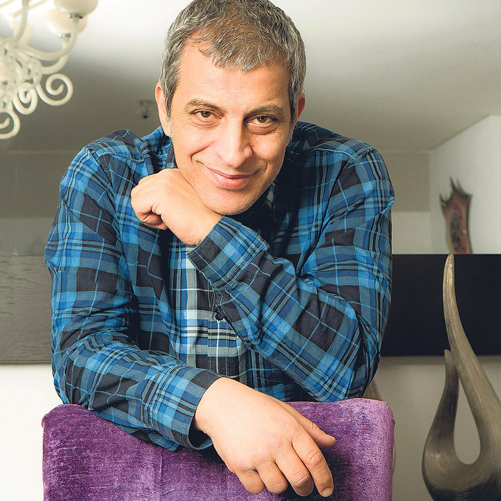 Interviewing... Writing: ΘΕΜΗΣ ΑΔΑΜΑΝΤΙΔΗΣ: Η ΝΥΧΤΑ ΜΥΡΙΖΕΙ ΓΙΑΣΕΜΙ
