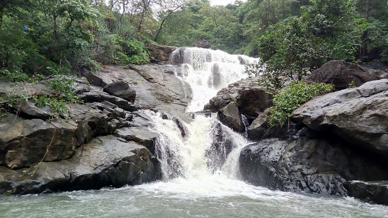 Chinchoti Waterfall in Vasai, near Tungareshwar in Thane district of ...