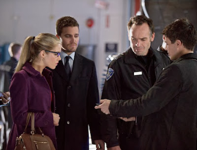 ARROW - Immagini di Barry Allen a Starling City! | Lost In A FlashForward