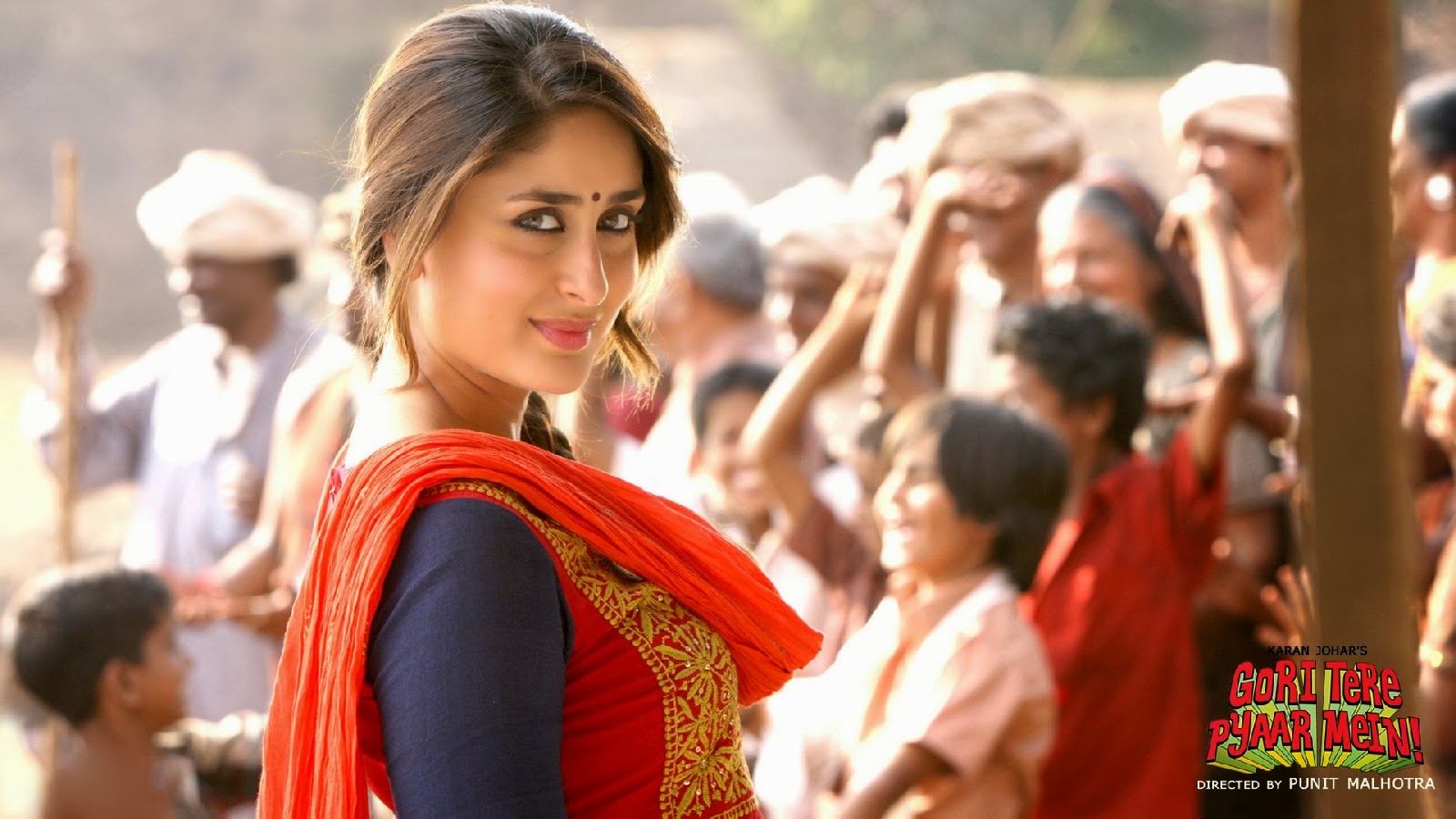 Bollywood Actress Saree & Lehenga Choli Collection : Kareena Kapoor ...