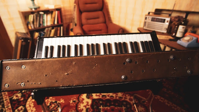 MATRIXSYNTH: "Manual" Analog Vintage Synthesizer Organ Drum Machine USSR