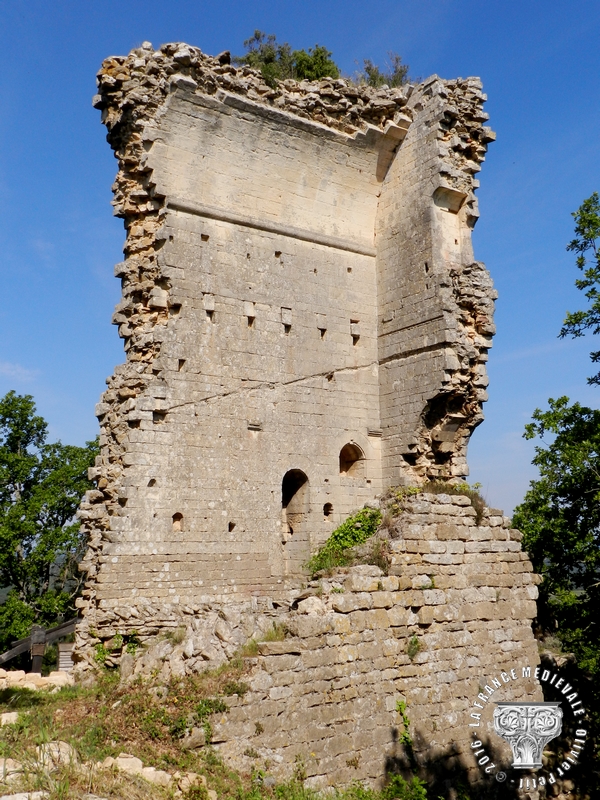LA FRANCE MEDIEVALE: SABRAN (30) - Château-fort