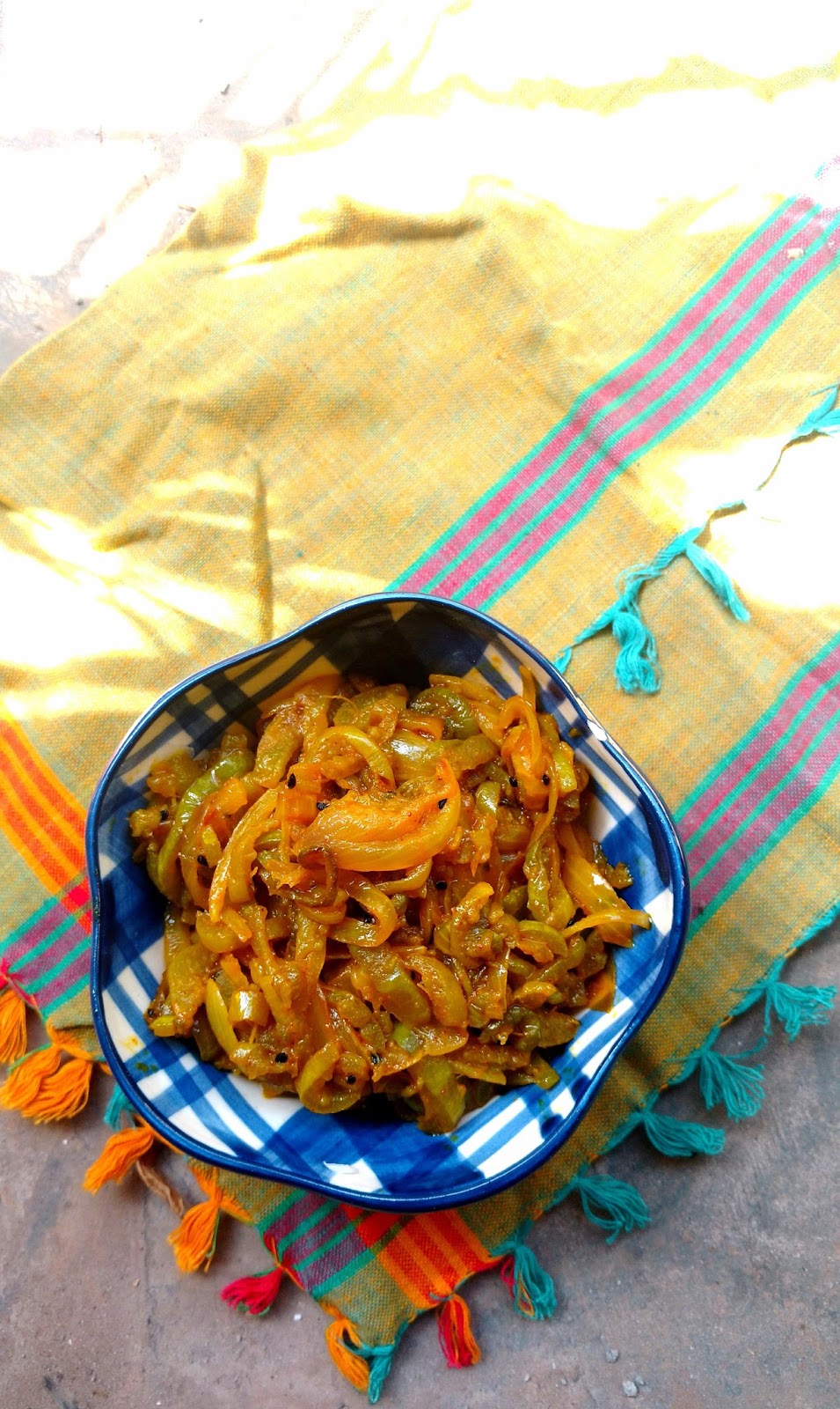 euphoRHEA: Chichinge Peyanj Bhaja - Snake Gourd and Onion Stir Fry