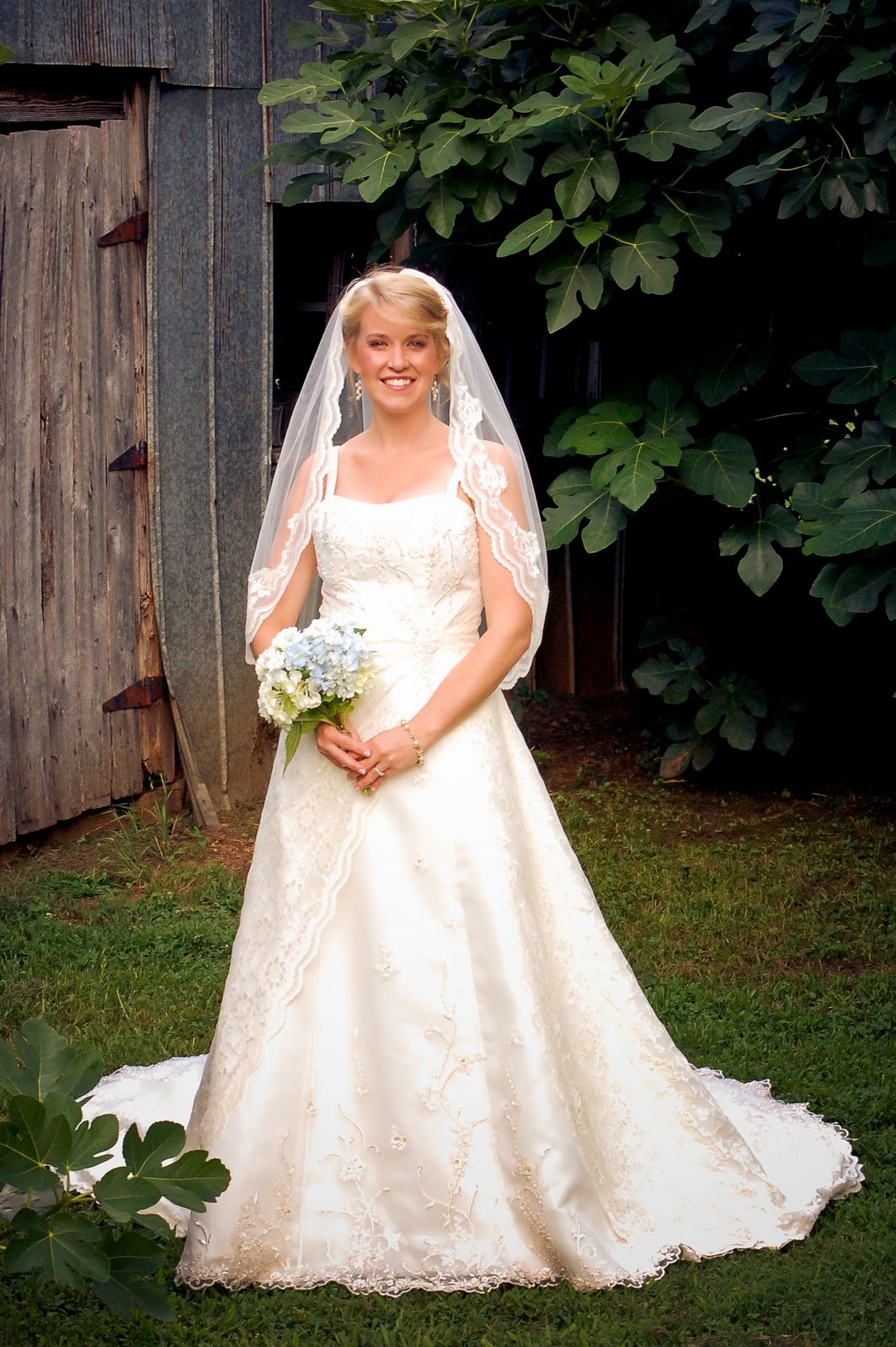 Ruthie Photography: Stunning Bride- Beverly Sheehan