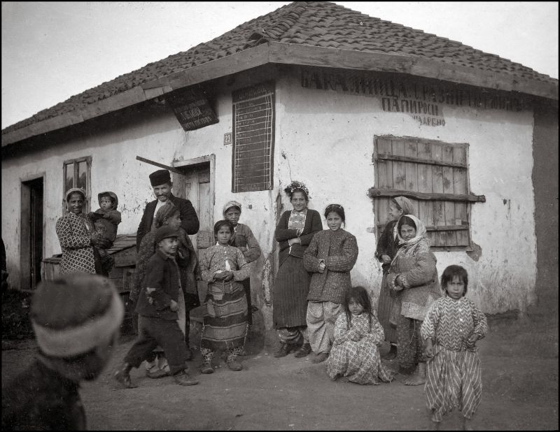26 Fascinating Photos That Capture Everyday Life of the Balkans in the ...