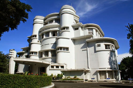 Bandung tempo dulu: Villa Isola, sebuah kisah tragis dibalik kemegahan