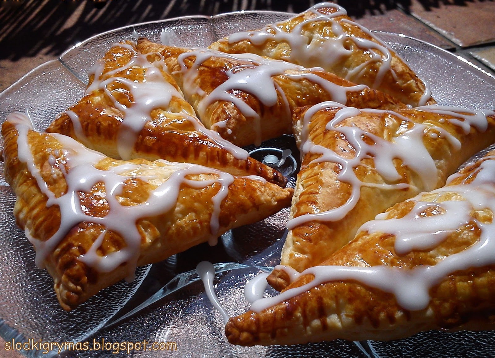 Słodki Grymas: Rożki z ciasta francuskiego z jabłkami