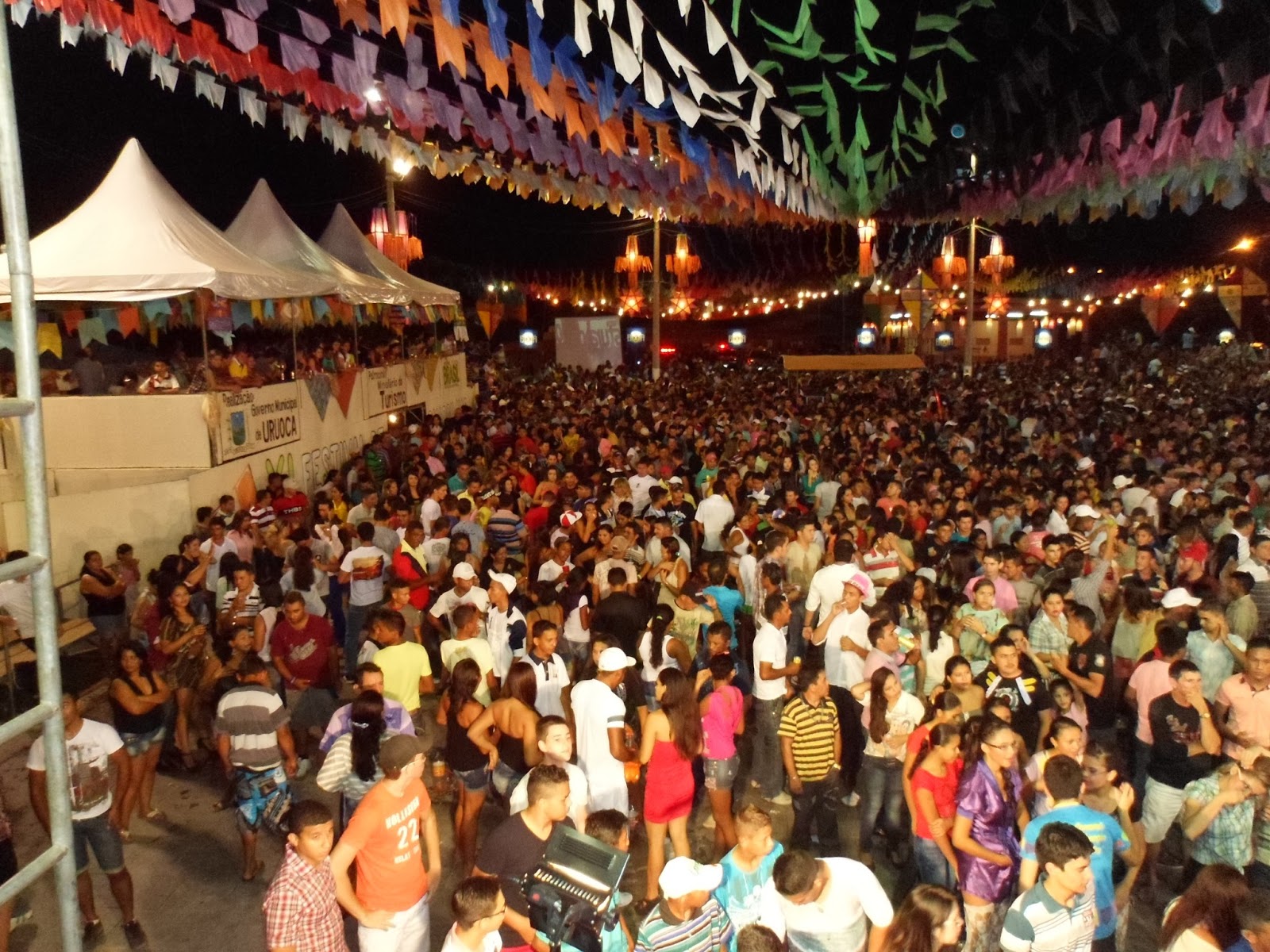 URUOCA DE PRIMA: FESTIVAL DE QUADRILHAS DE URUOCA FOI UM SUCESSO