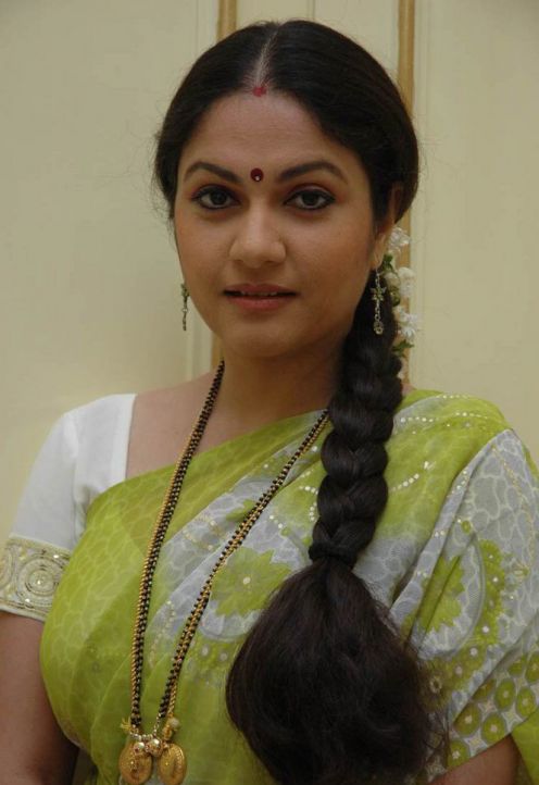 Gracy Singh In Green Saree