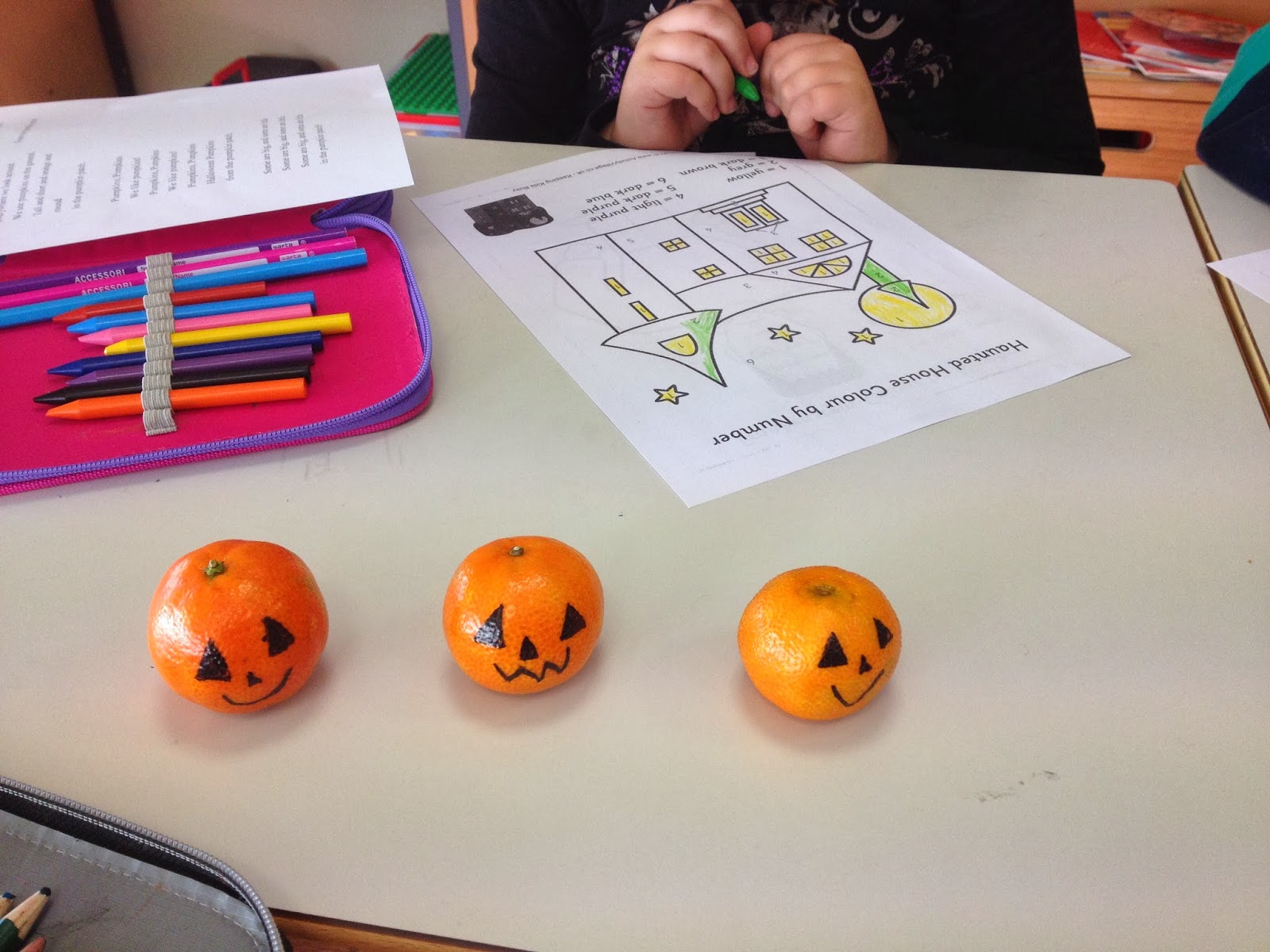 My teacher loves me: Halloween