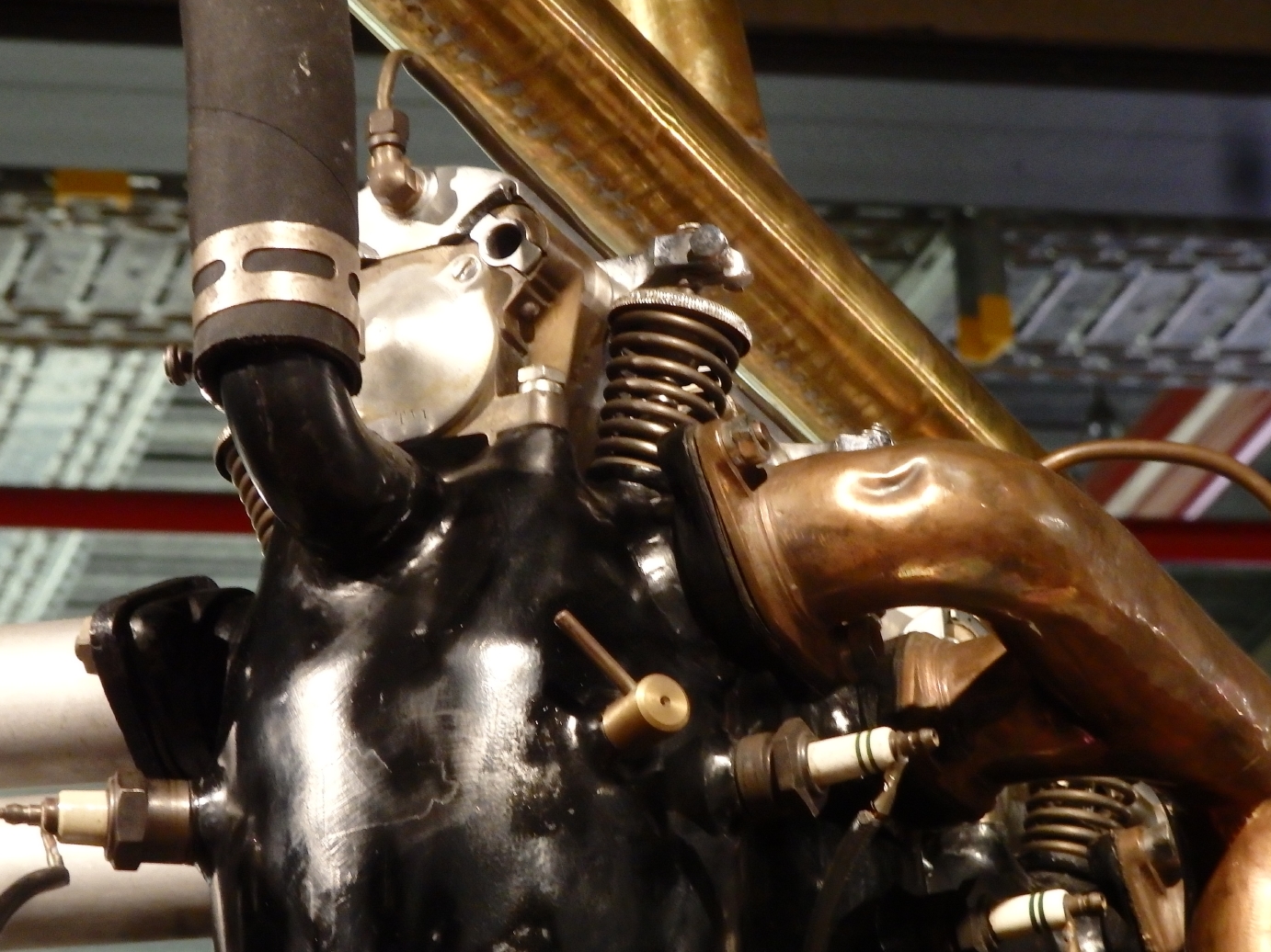 Alma de herrero: Motor de aviación Mercedes E4F