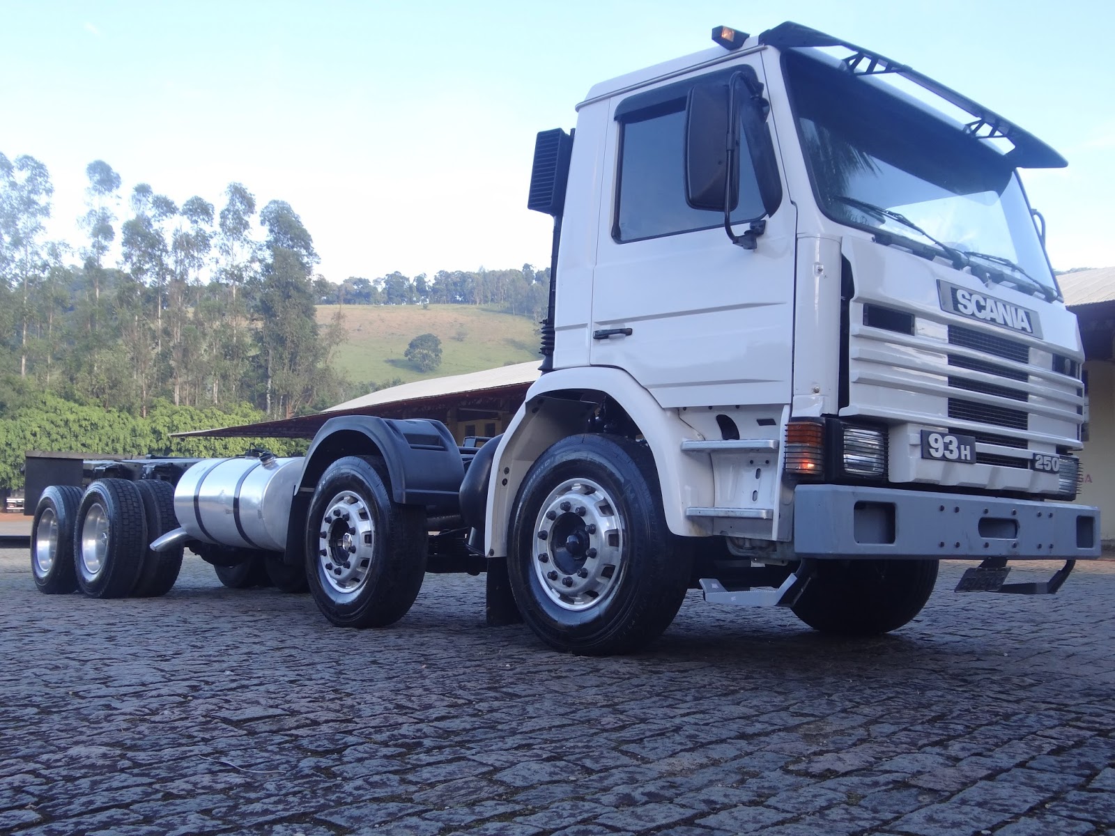 4º Eixo Scania P93 Sauva Lorena - SP