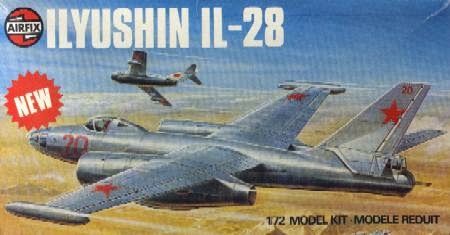 AIRPLANE SCALE MODELKIT: Ilyushin Il-28 Beagle