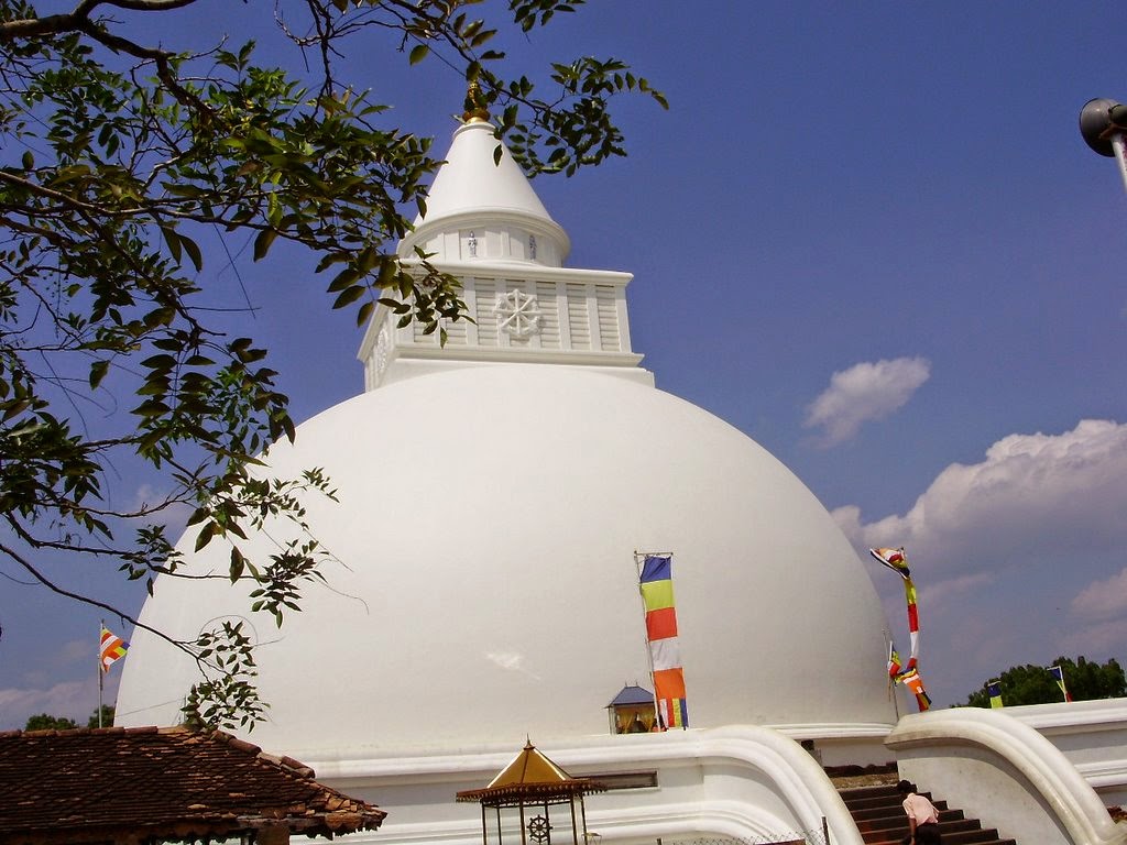 Sri Lanka: Kataragama Kiriwehera in Sri lanka