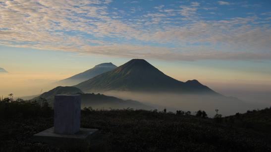 Gunung Prau Di Dieng Plateau | BELANTARA INDONESIA
