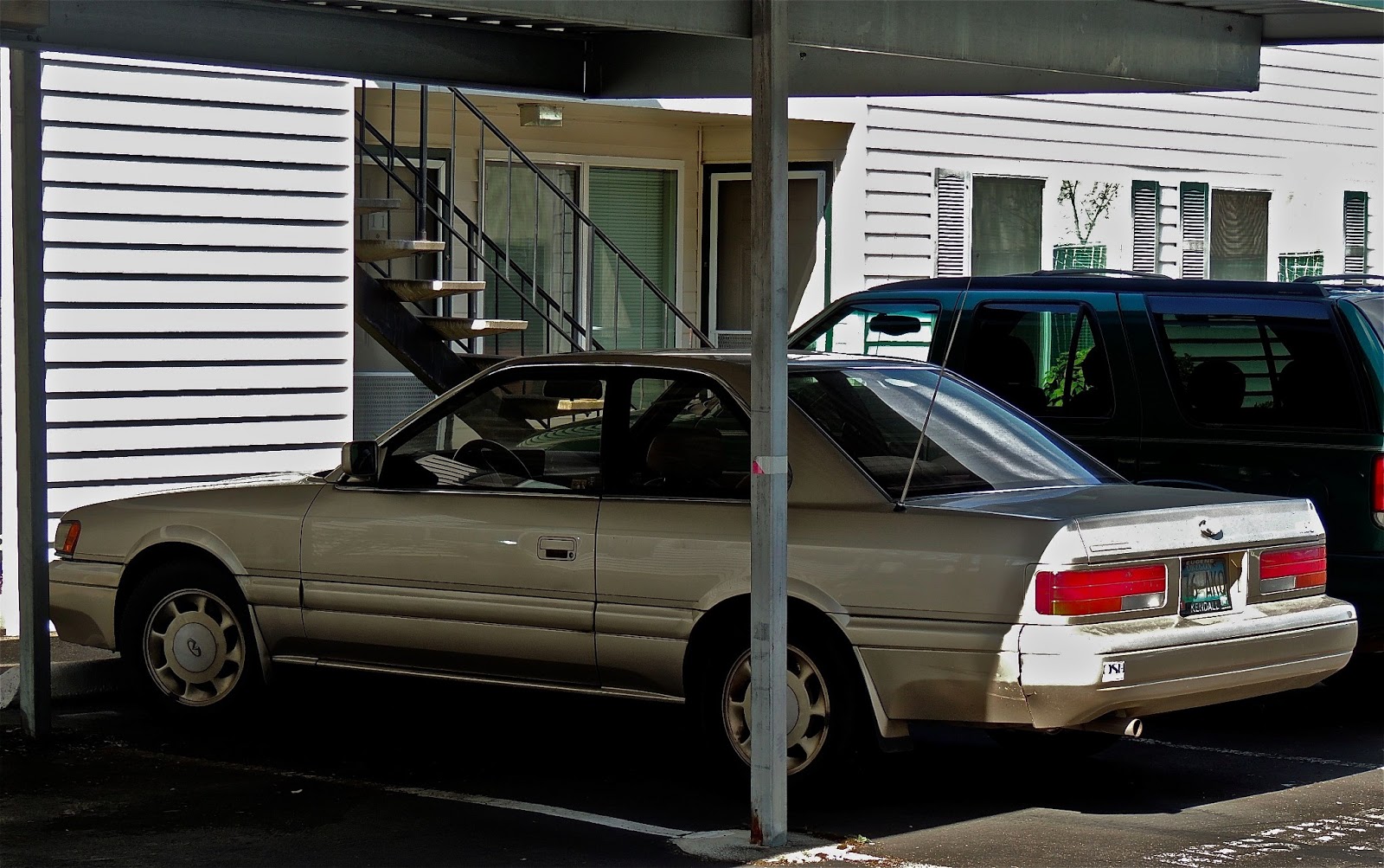 Insomniac Garage: Parking Lot Spot: 1989-92 Infiniti M30 (Nissan Leopard)