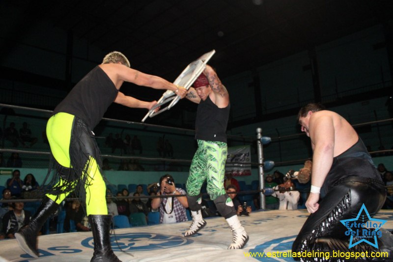 ESTRELLAS DEL RING.: Necro Butcher llegó a México y celebro con una ...
