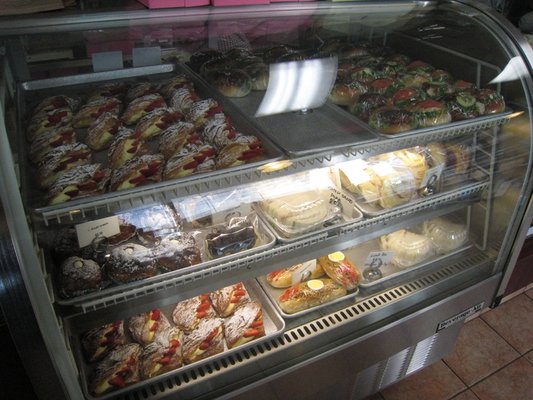 C for Cupcake Cupcakery: Cream Pan in Old Town Tustin, California