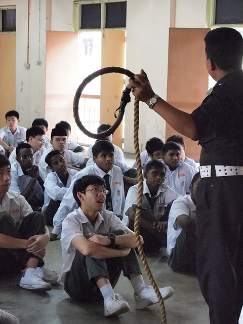 ~温馨～ Hukuman Penjara Sebat Dan Gantung
