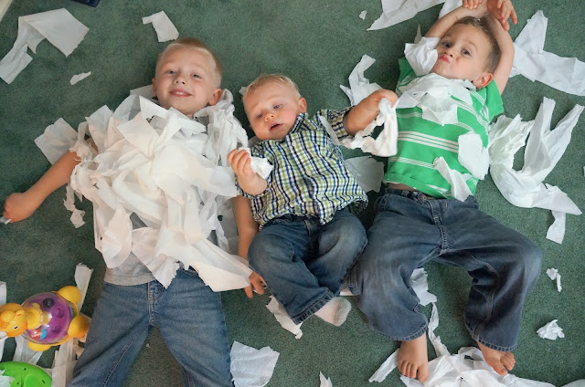 Toilet Paper Mummy Game For Halloween Parties | SoFestive.com