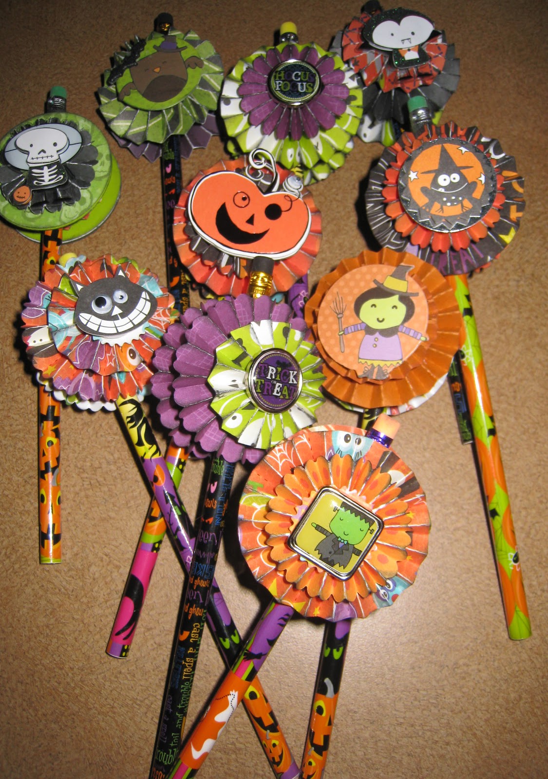 Totally Love Cricut: Halloween Pencil Toppers