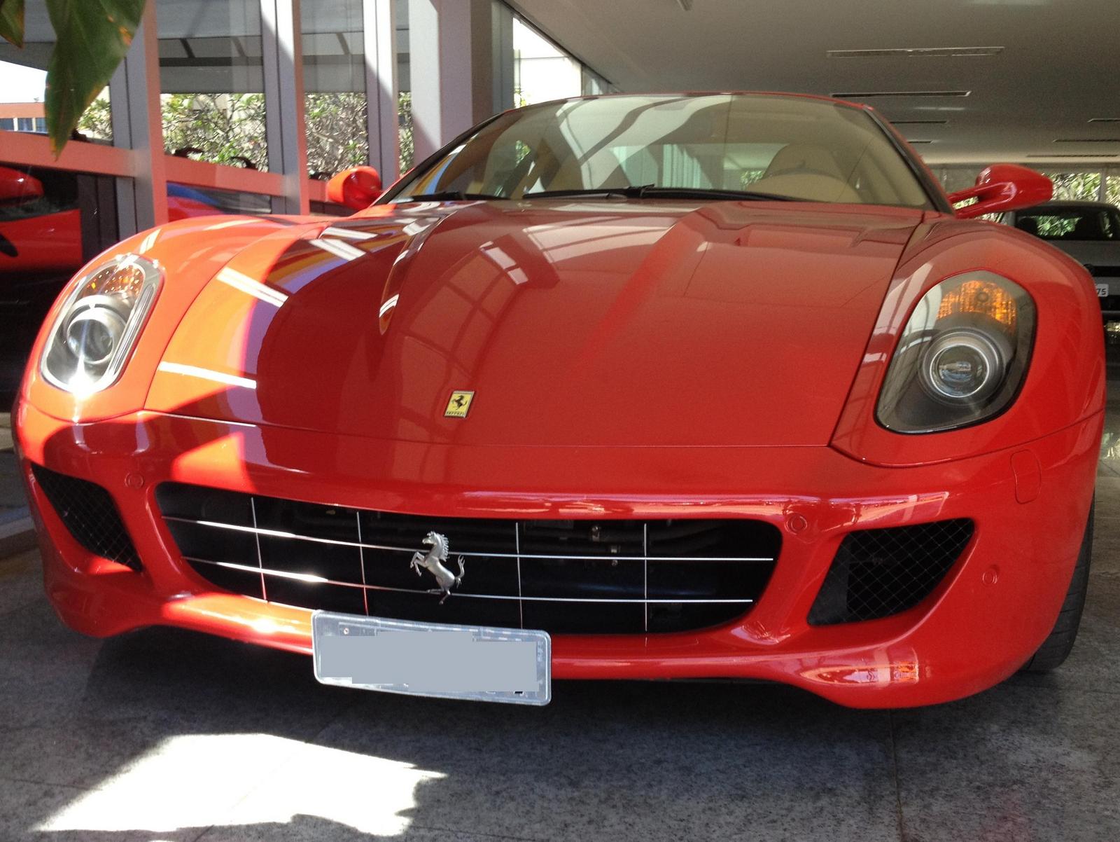 Ferrari 599 GTB no Brasil tem preço de R$ 1,35 milhões