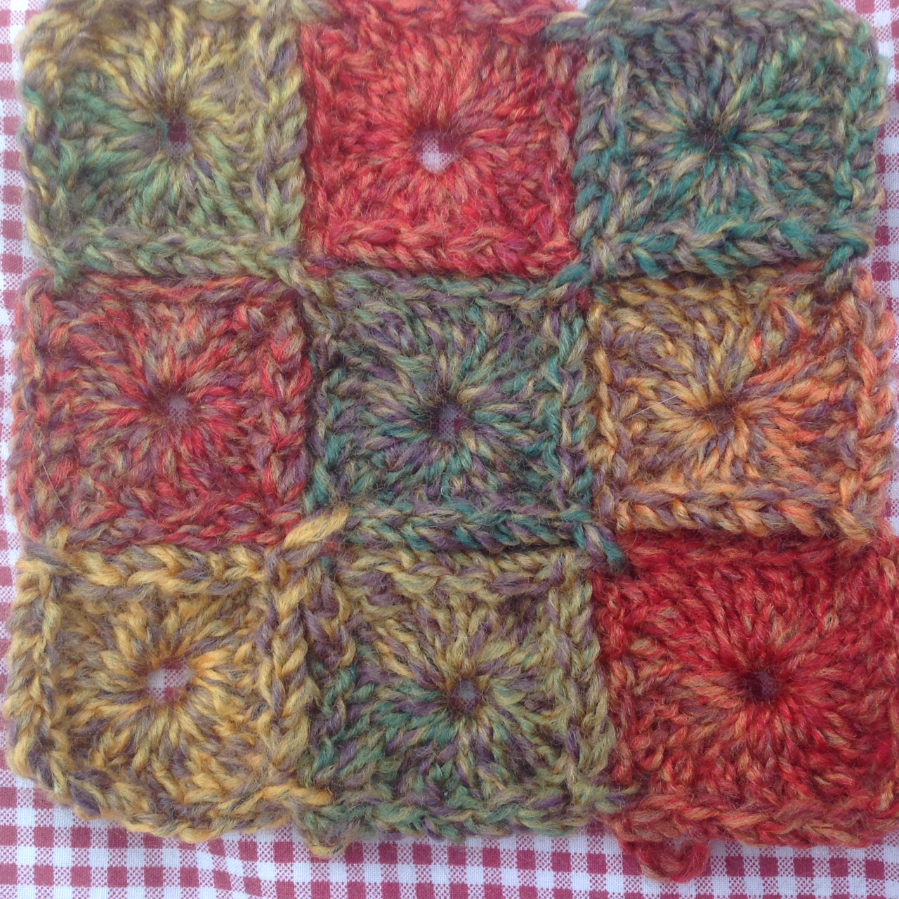 The 8th Gem: CROCHET: Mini Granny Squares