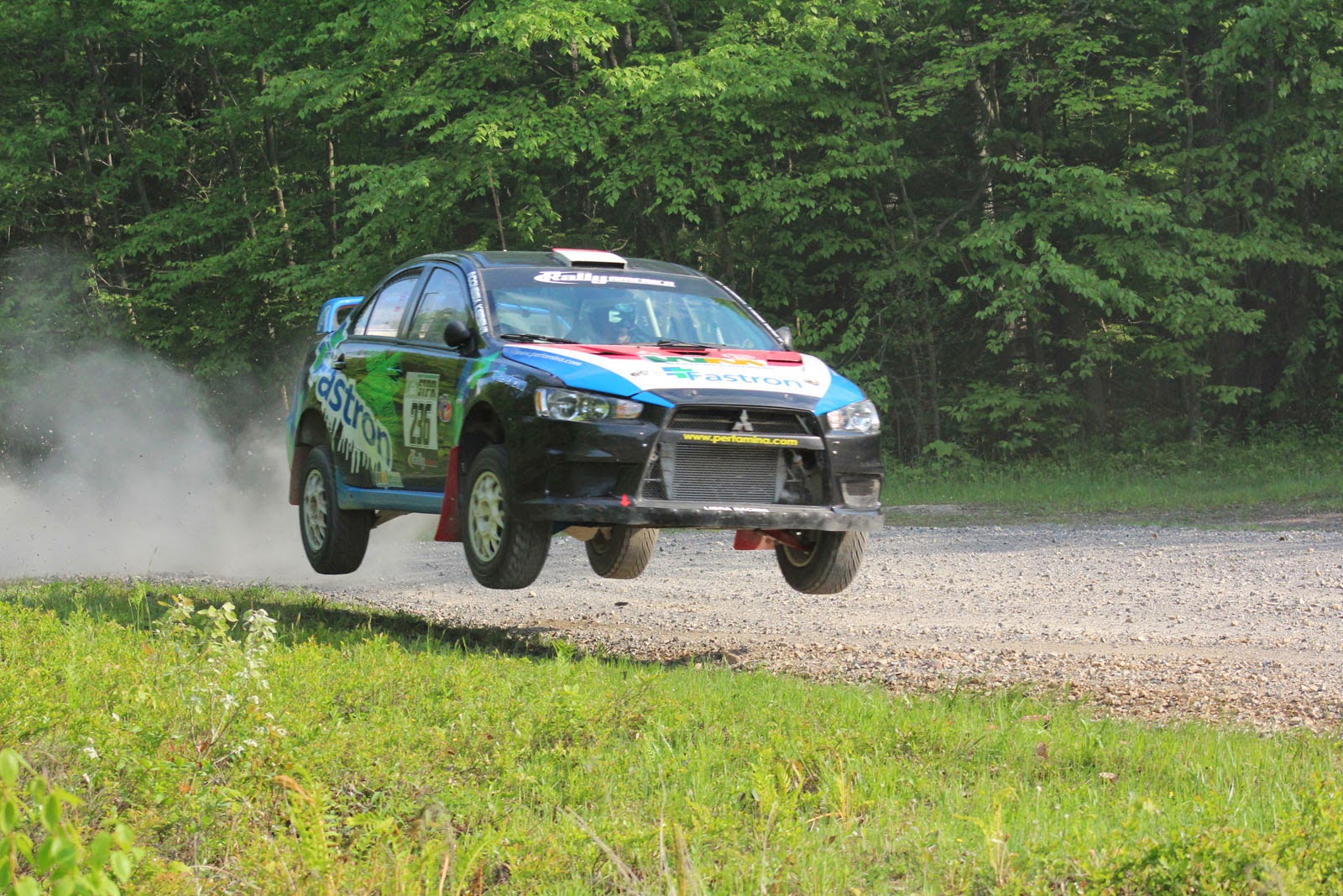 Azed Kreasi: Pembalap Mobil Indonesia yang Bertanding di Ajang ...