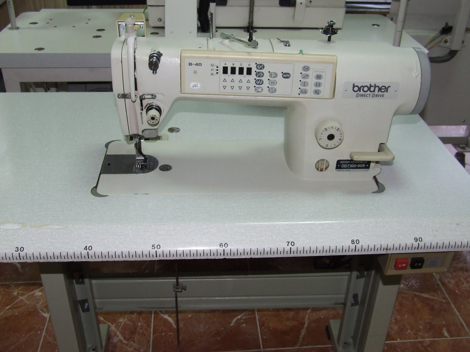 SEOANETEXTIL: Maquina plana cortahilos Brother 7100
