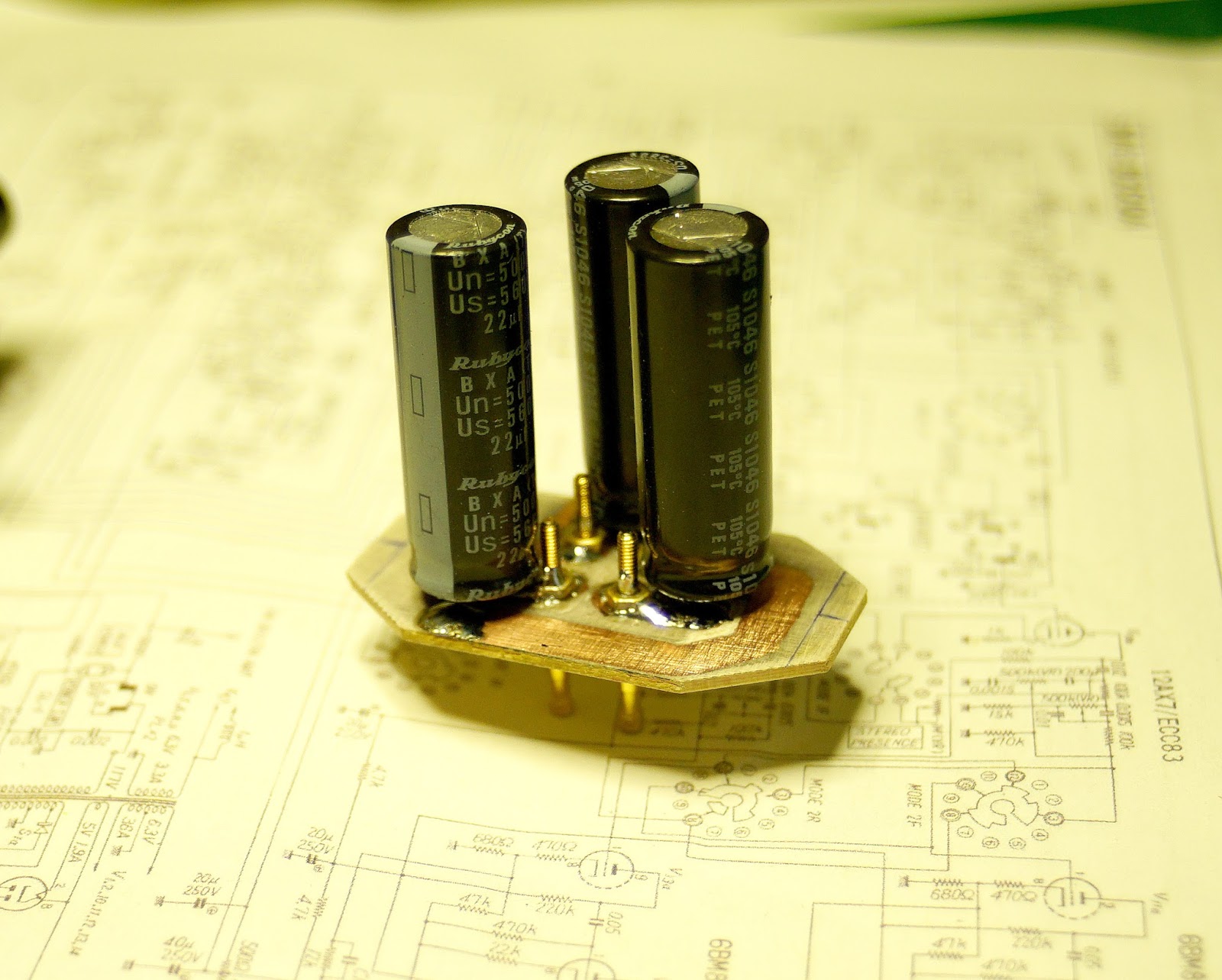 Time to fix the oldies... the Pioneer SM-B200A Stereo Amp with Tunner