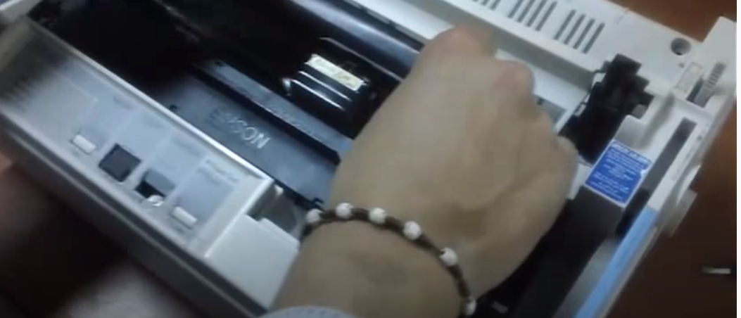 Interfaces, servicios del computador, tarjeta madre , memorias, puerto ...