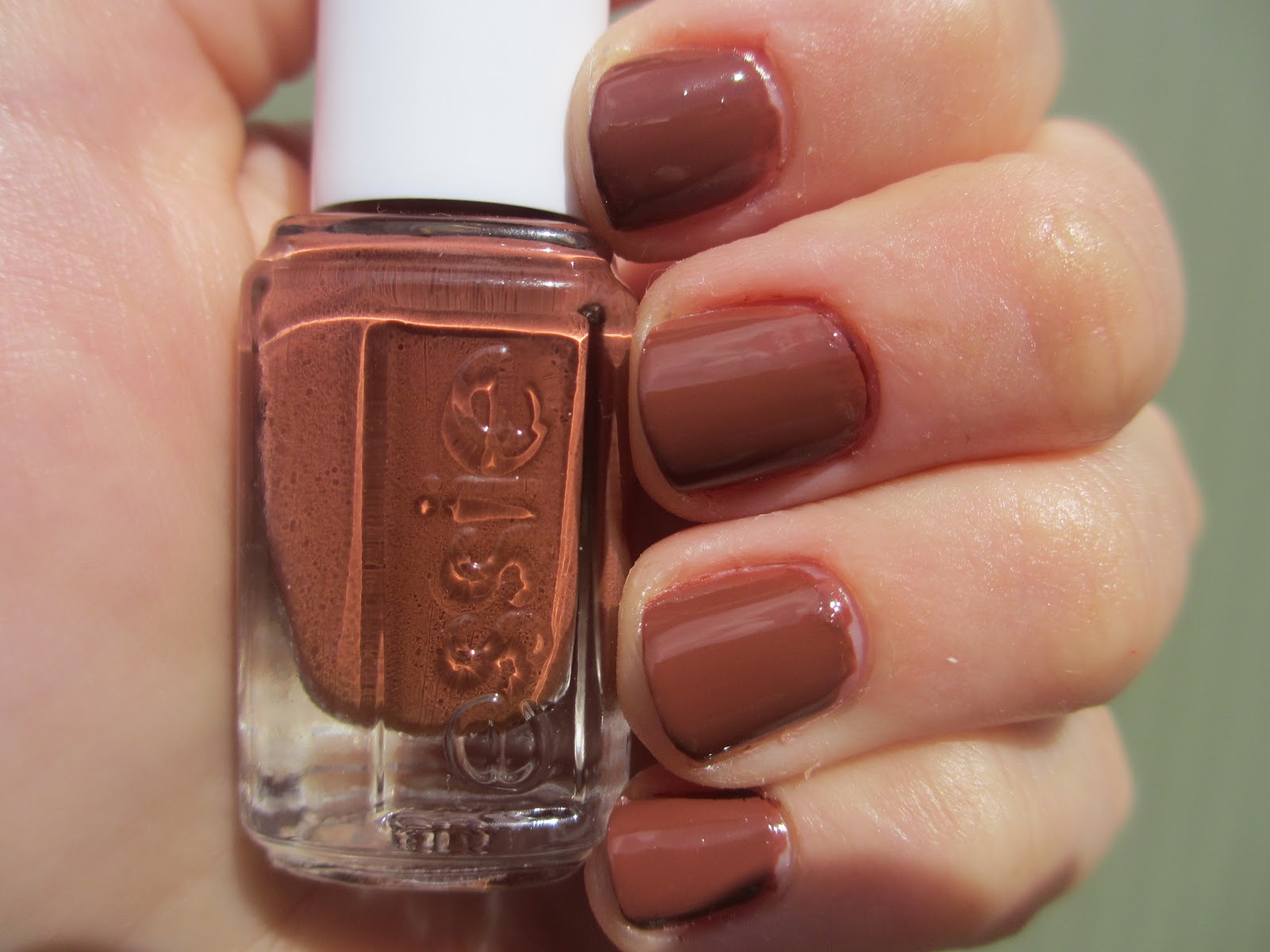 knicksandnails: Essie - Very Structured