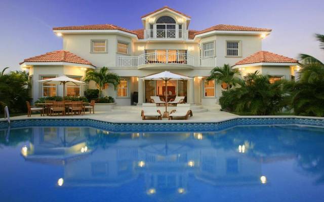 Villa Modelleri: Büyük havuzlu malikane gibi bir villa - FOTO