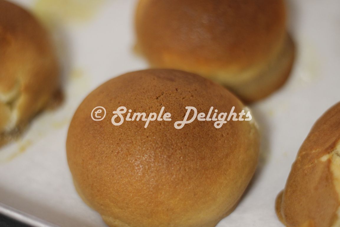 Simple Delights: Mexican Bun ( Aka ROTI PAPA)