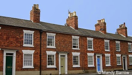 HOUSES: TERRACED HOUSE