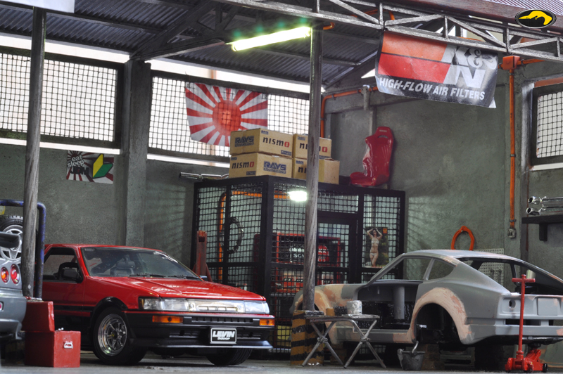 Bowerbird Garage Diorama: MCS Motorworks, 1:24 Garage Diorama