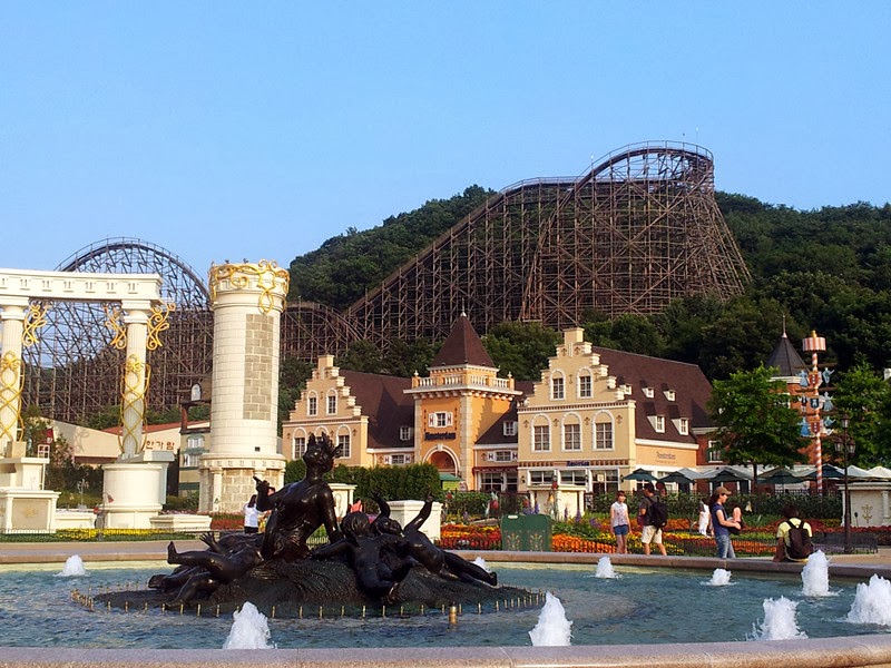 'Cause every little step you take, is amazing.: Day 12: Everland