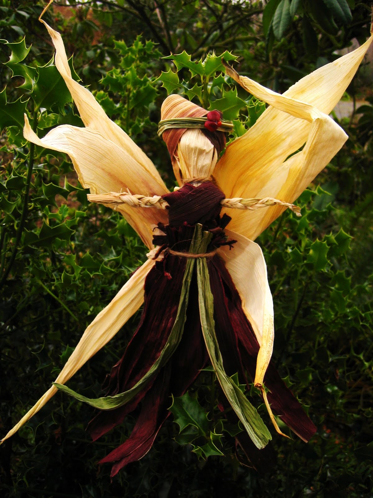 set the trail: DIY almanac: Homeground cornmeal and corn husk angels